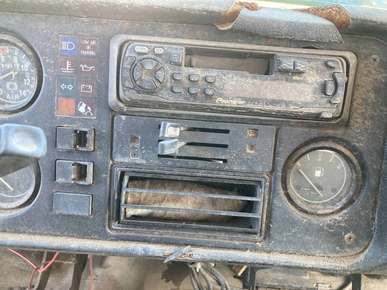 Peterbilt 200 LCF Speedometer Instrument Cluster for Sale