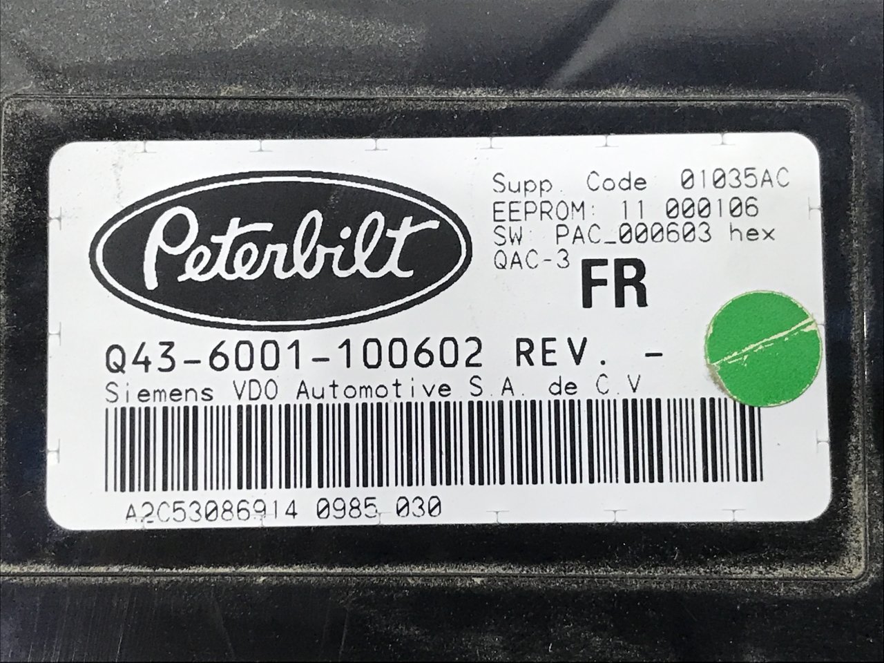 Q43-6001-100602 | Peterbilt 379 Speedometer Instrument Cluster for Sale