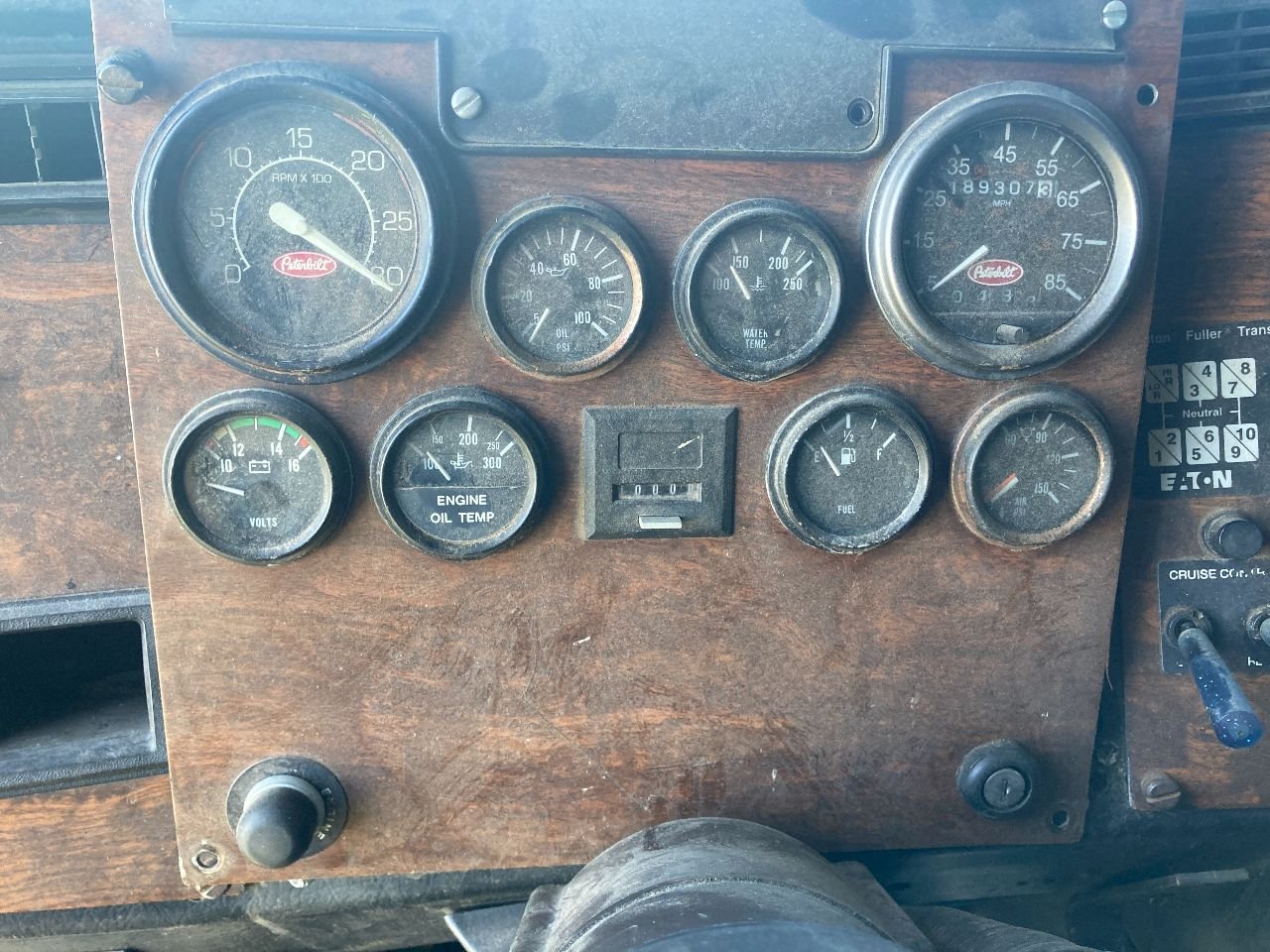 Peterbilt 379 Speedometer Instrument Cluster for Sale