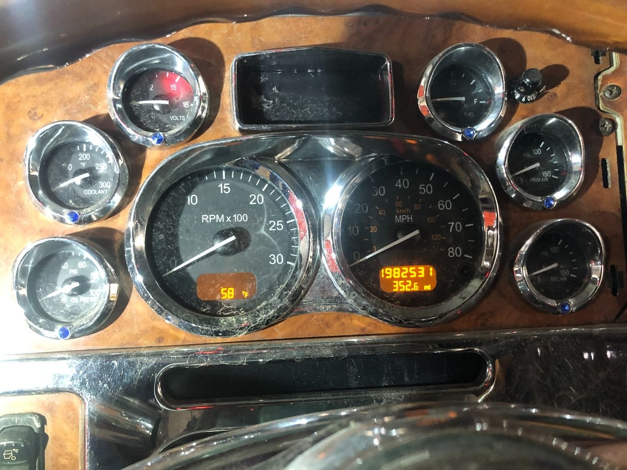 S64-6021-100 | Peterbilt 379 Speedometer Instrument Cluster for Sale