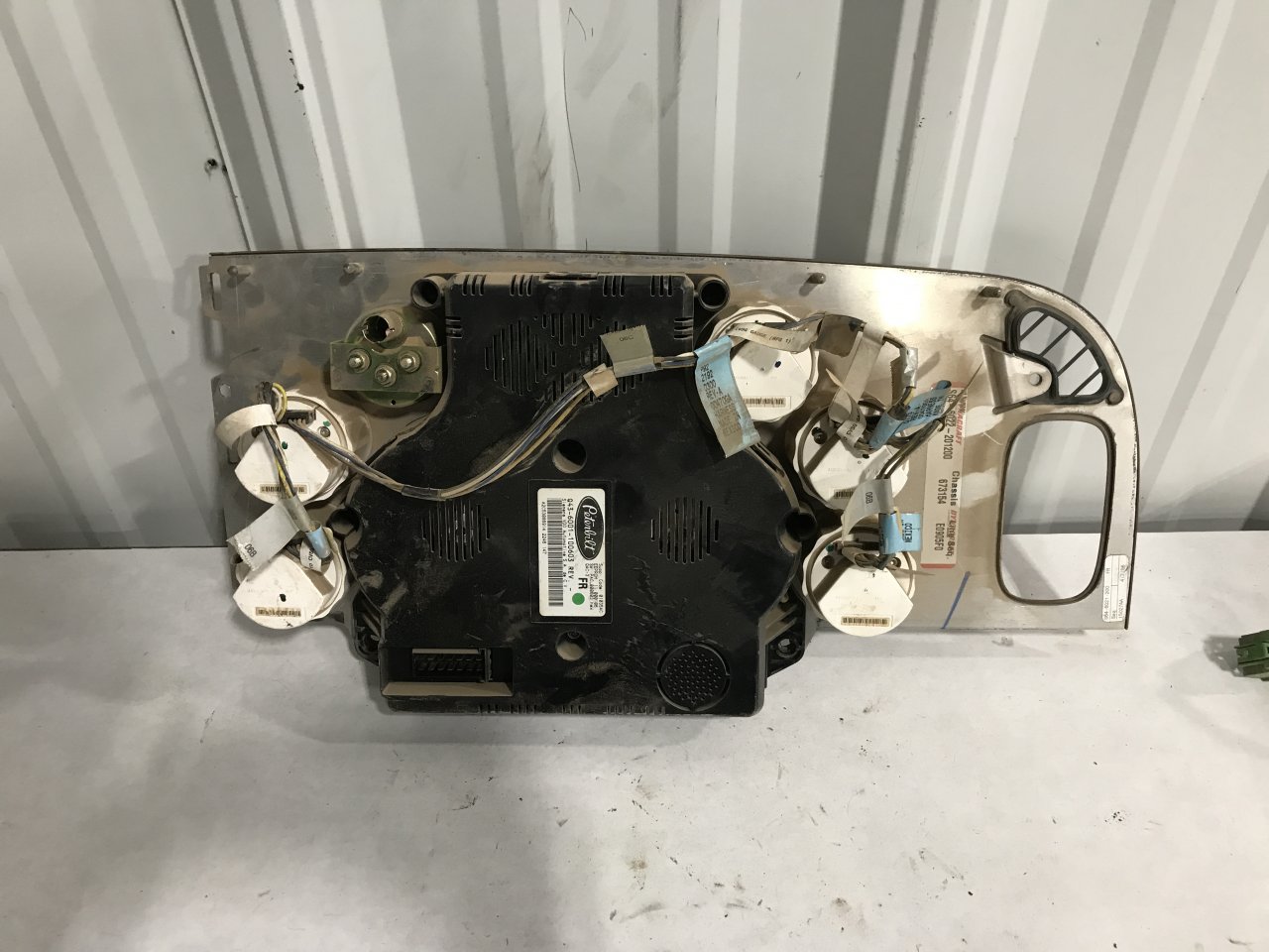 Q43-6001-100603 | Peterbilt 379 Speedometer Instrument Cluster for Sale