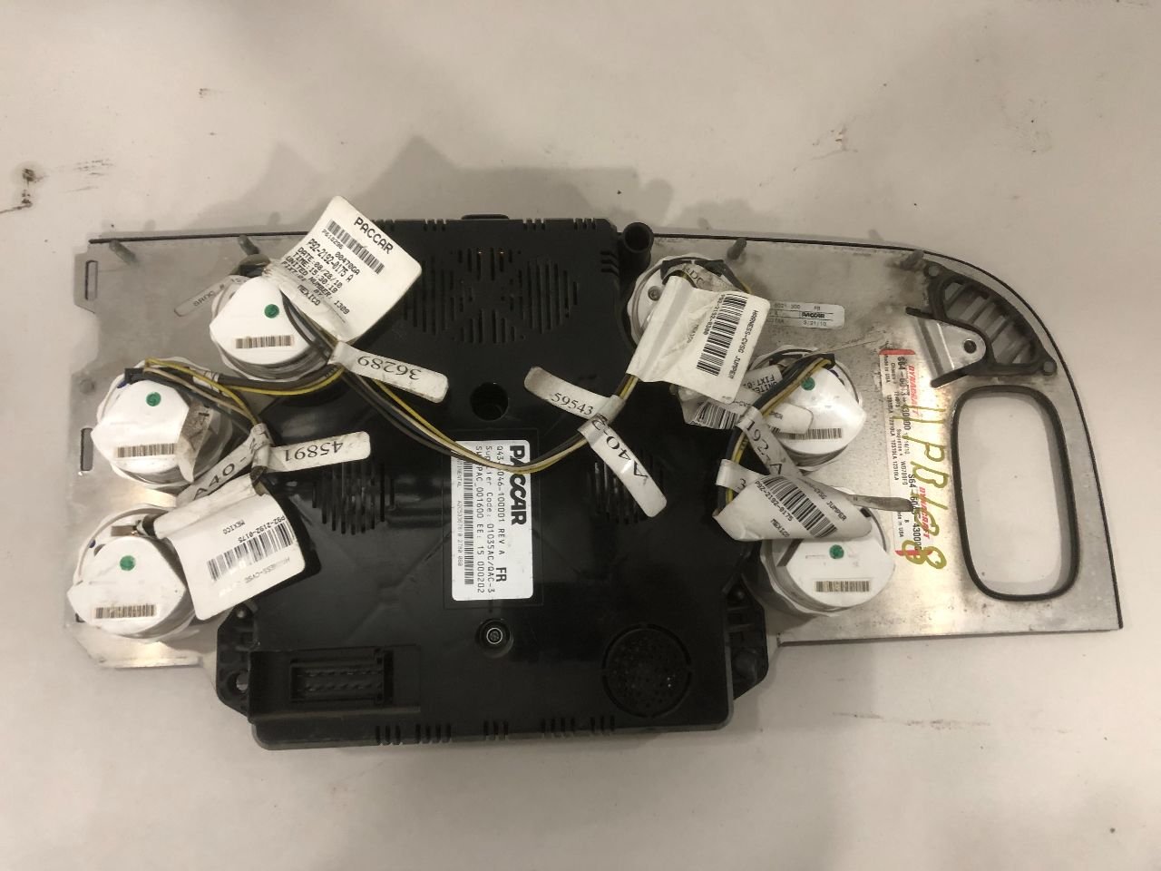 A2C53367810 2780 060 | Peterbilt 386 Speedometer Instrument Cluster for Sal