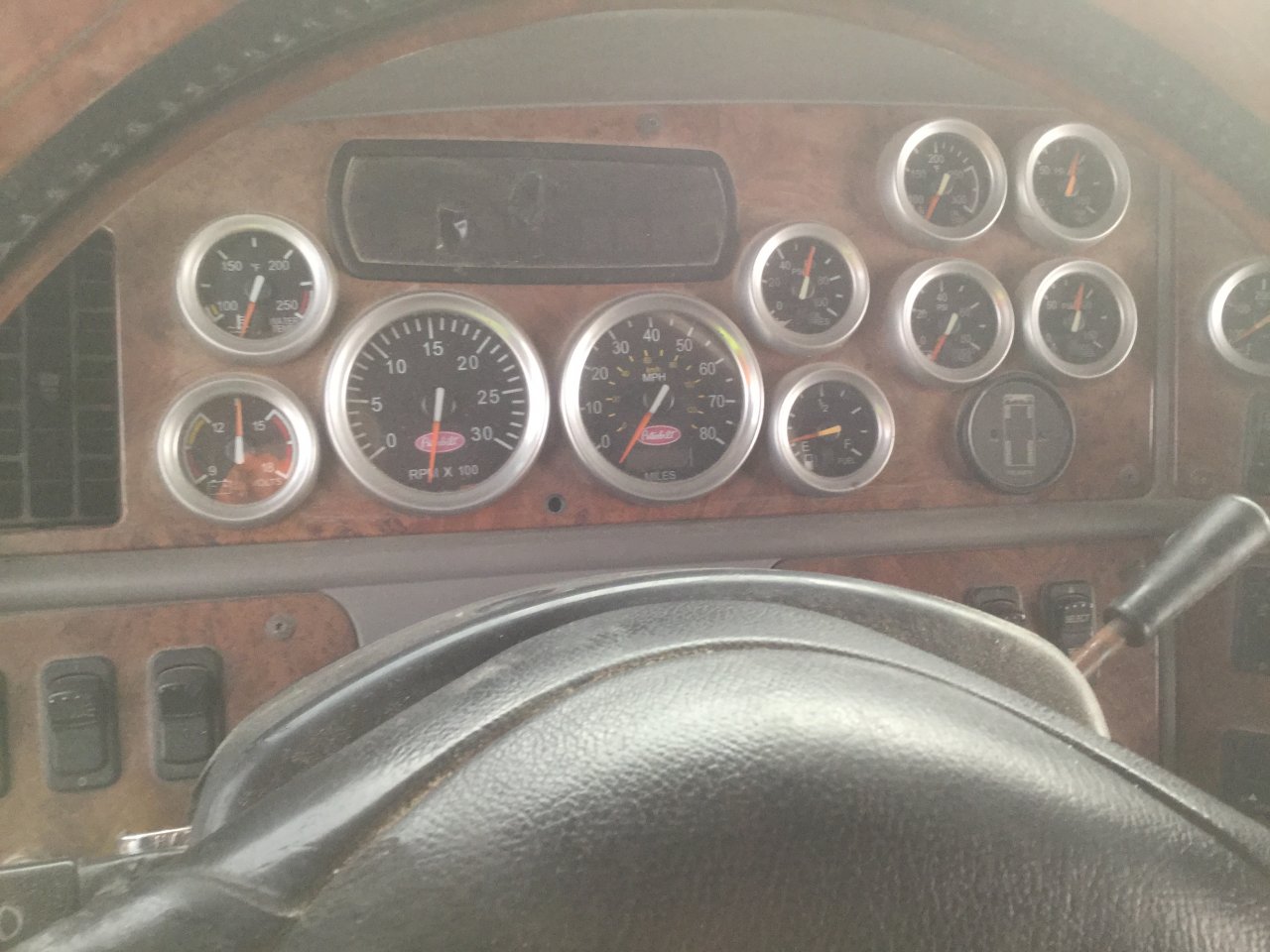 Peterbilt 387 Instrument Cluster for Sale