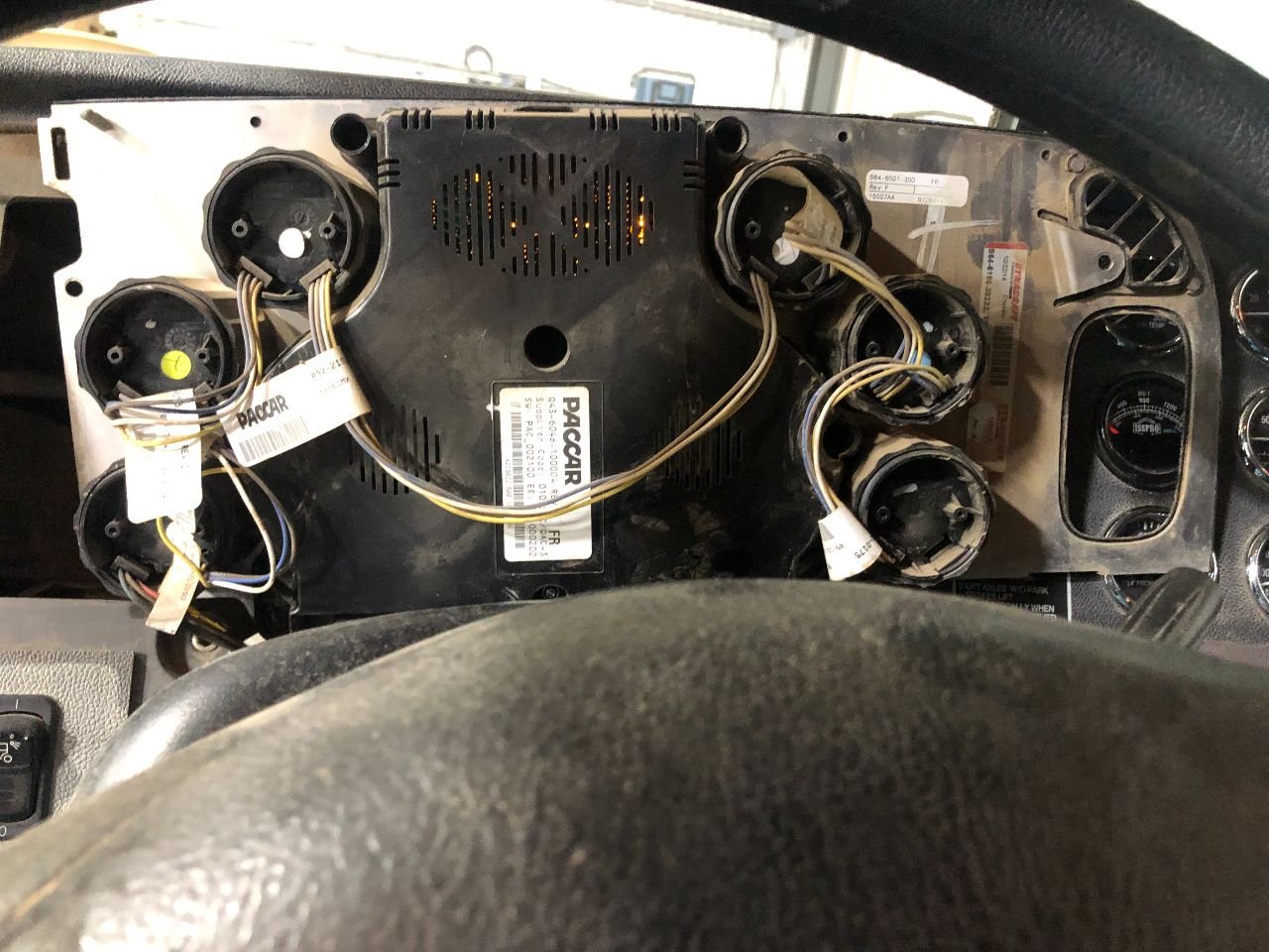q43-6046-100004 | Peterbilt 389 Speedometer Instrument Cluster for Sale