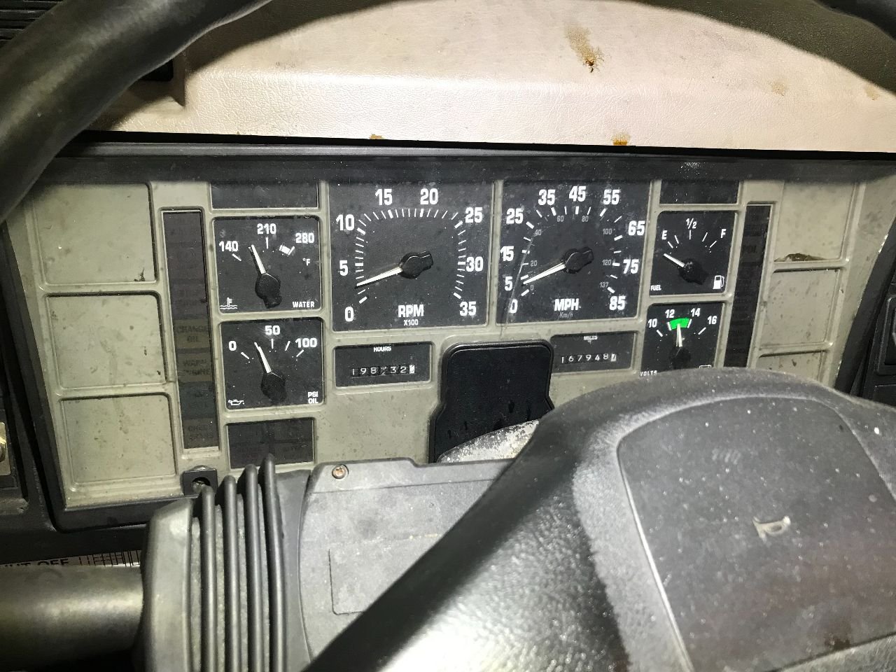 2512565C91 | International 4700 Speedometer Instrument Cluster for Sale