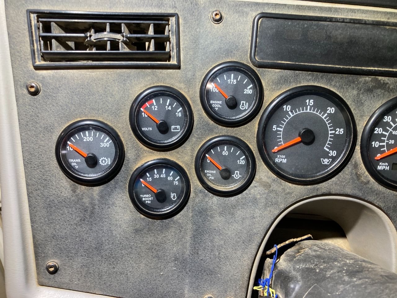 Western Star Trucks 4700 Speedometer Instrument Cluster for Sale