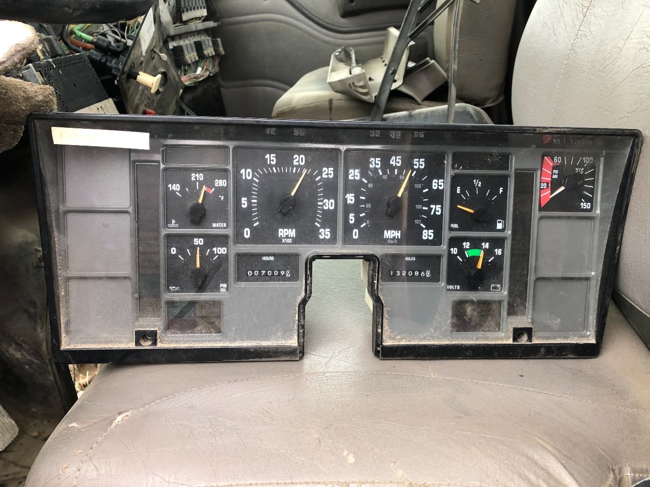 3525078C94 | International 4900 Instrument Cluster for Sale