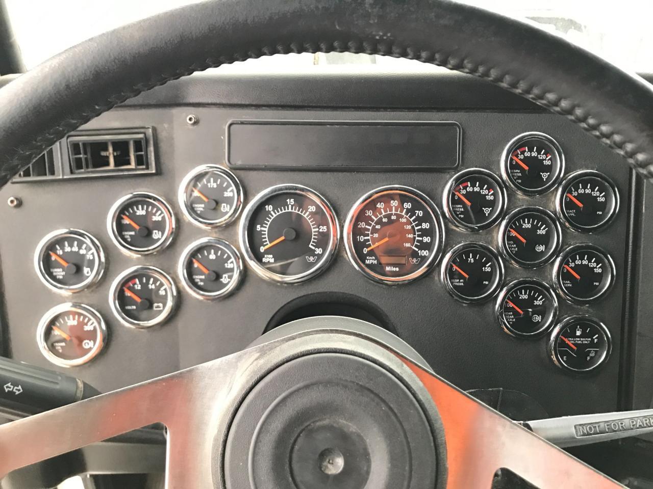 Western Star Trucks 4900 Speedometer Instrument Cluster for Sale