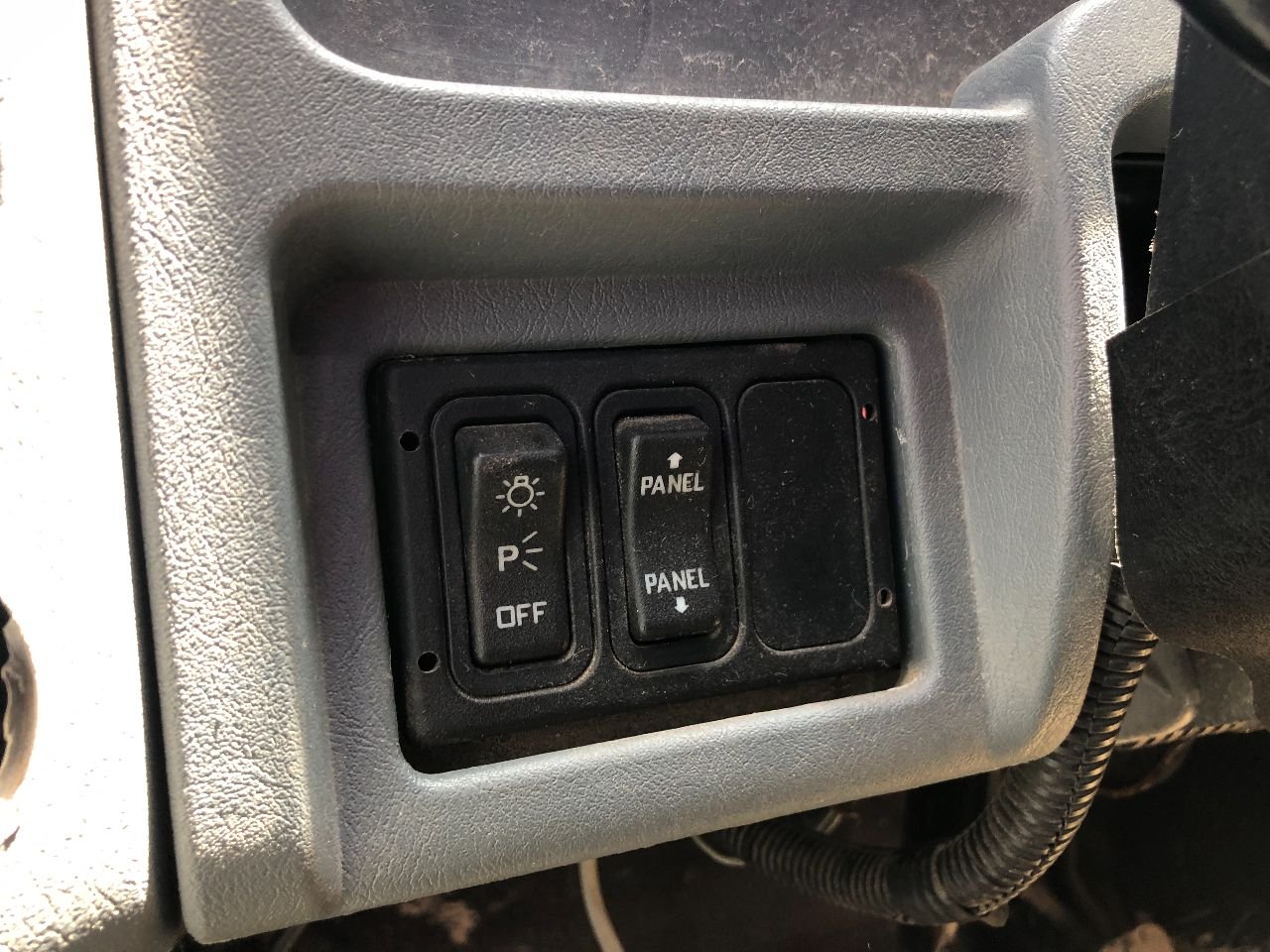 5011271R92 | International 7400 Speedometer Instrument Cluster for Sale