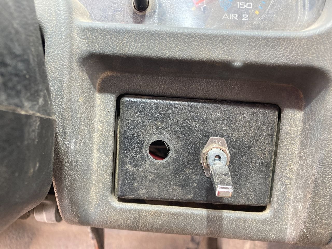 3604598C92 | International 7400 Speedometer Instrument Cluster for Sale