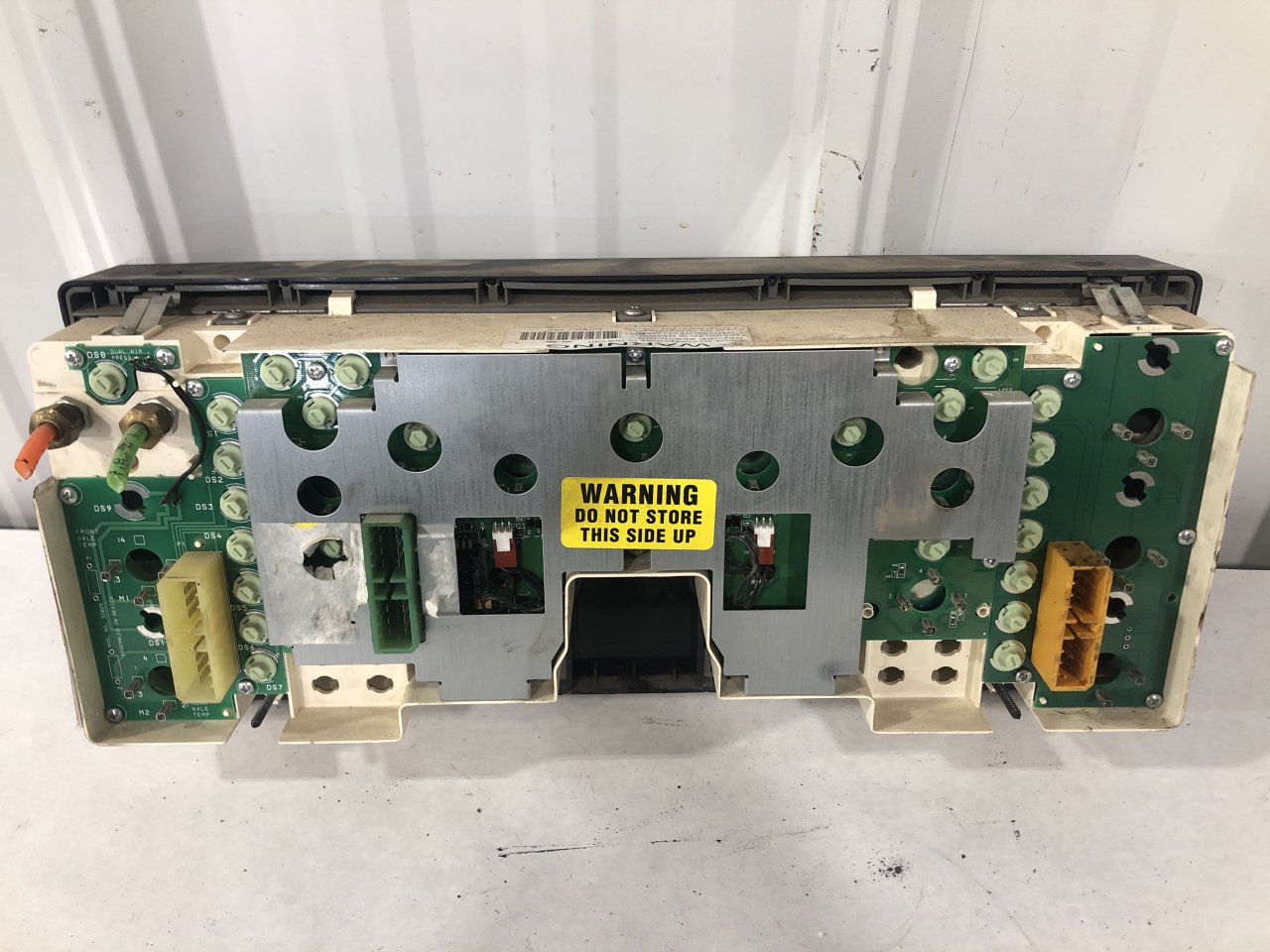 2512565C91 | International 8100 Speedometer Instrument Cluster for Sale