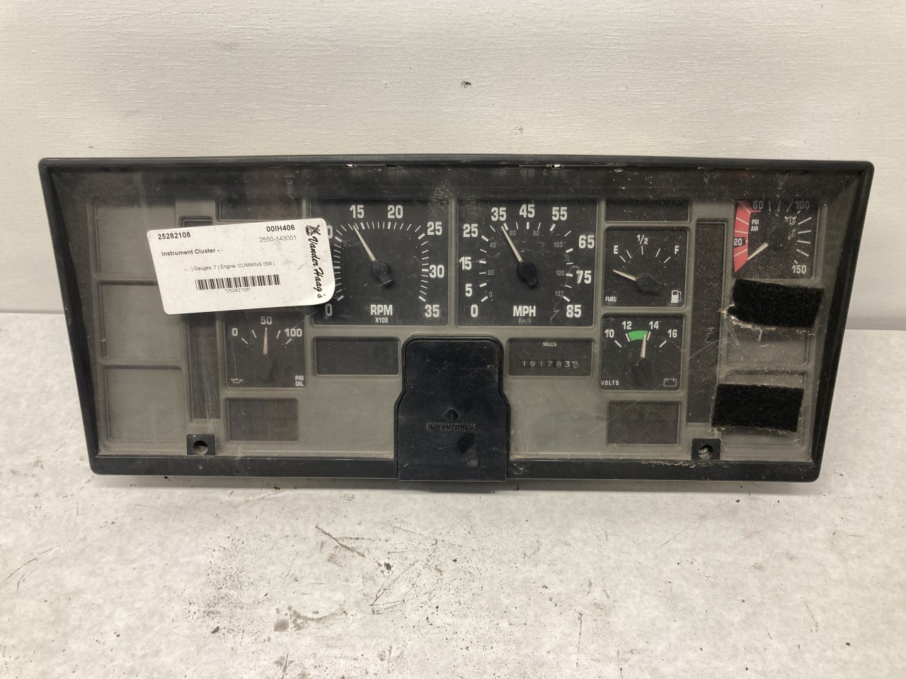 3525074C91 | International 8100 Speedometer Instrument Cluster for Sale
