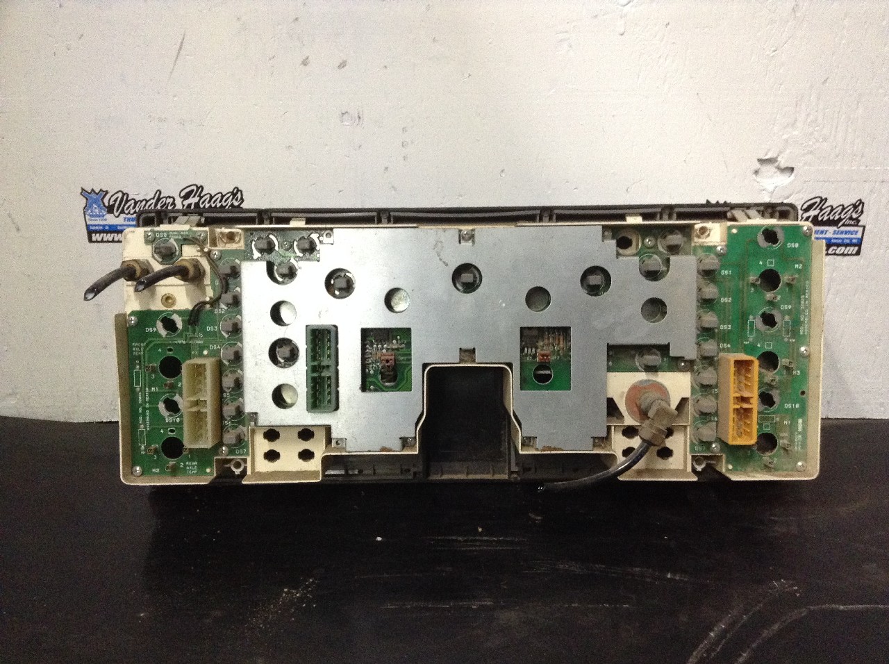 1689995C93 | International 8300 Speedometer Instrument Cluster for Sale