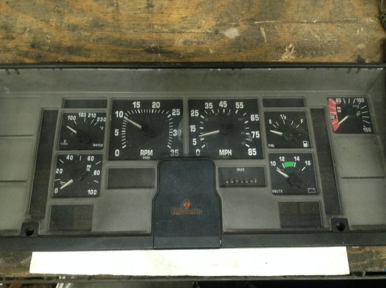 1689996C93 | International 8300 Speedometer Instrument Cluster for Sale