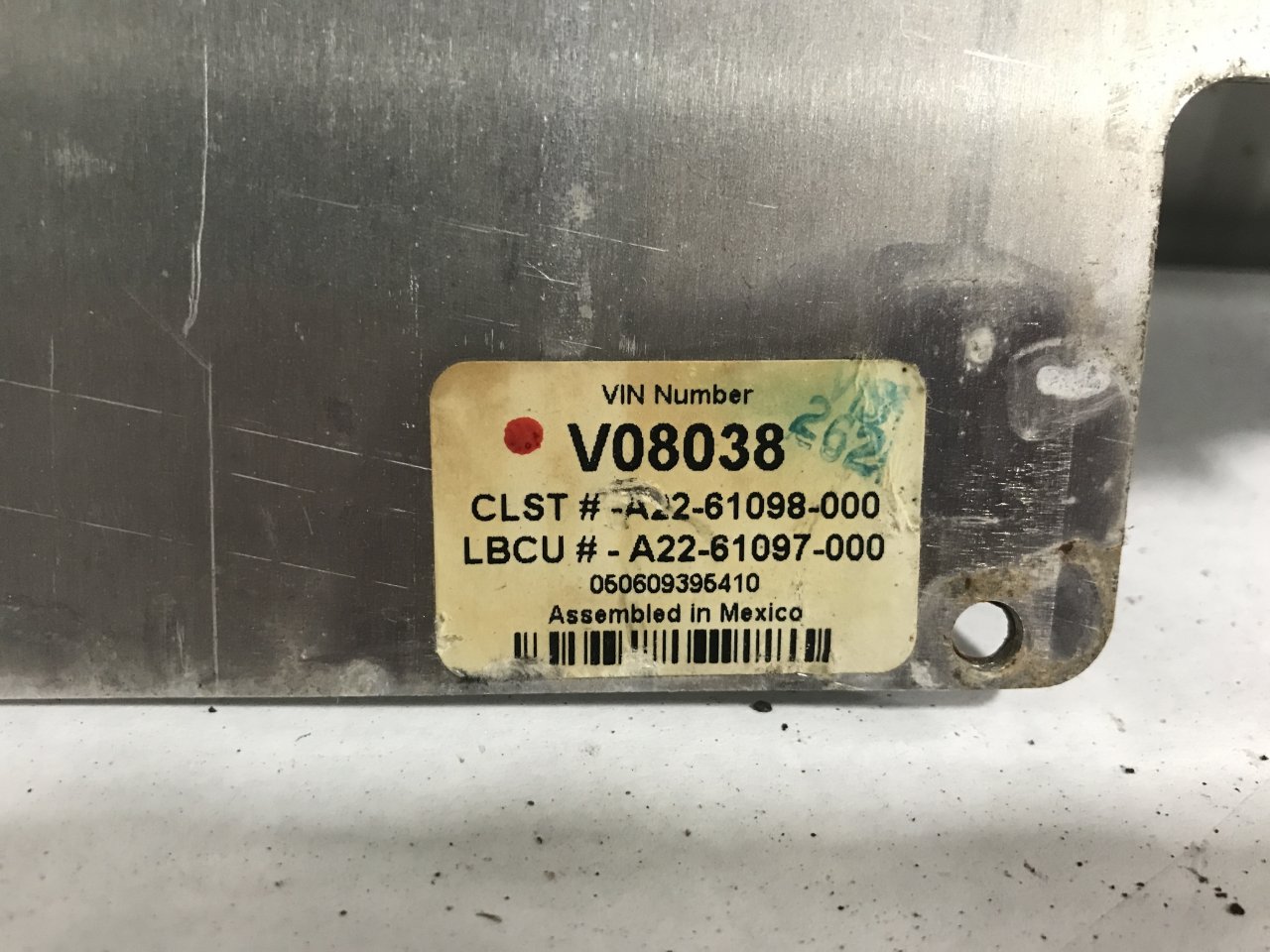 V08038 | Freightliner C120 CENTURY Speedometer Instrument Cluster for Sale