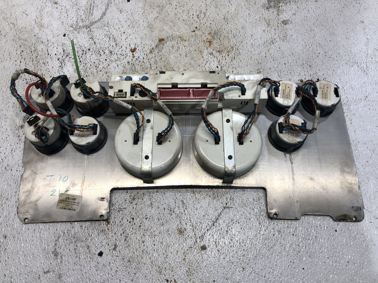 Freightliner C120 CENTURY Instrument Cluster for Sale