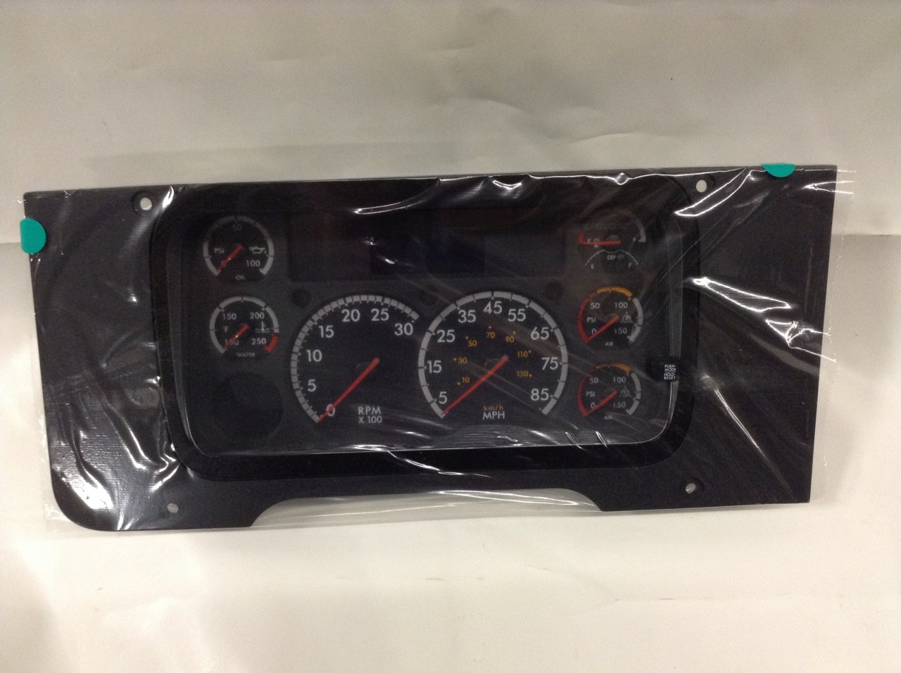 A22-75549-100 | Freightliner CASCADIA Speedometer Instrument Cluster for Sa