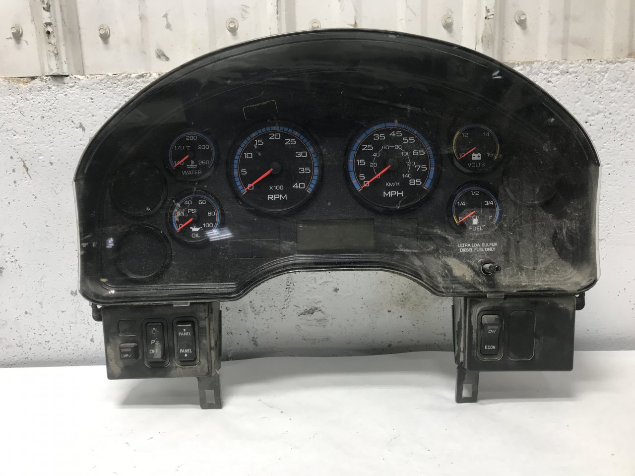3868859C92 | International CE Speedometer Instrument Cluster for Sale