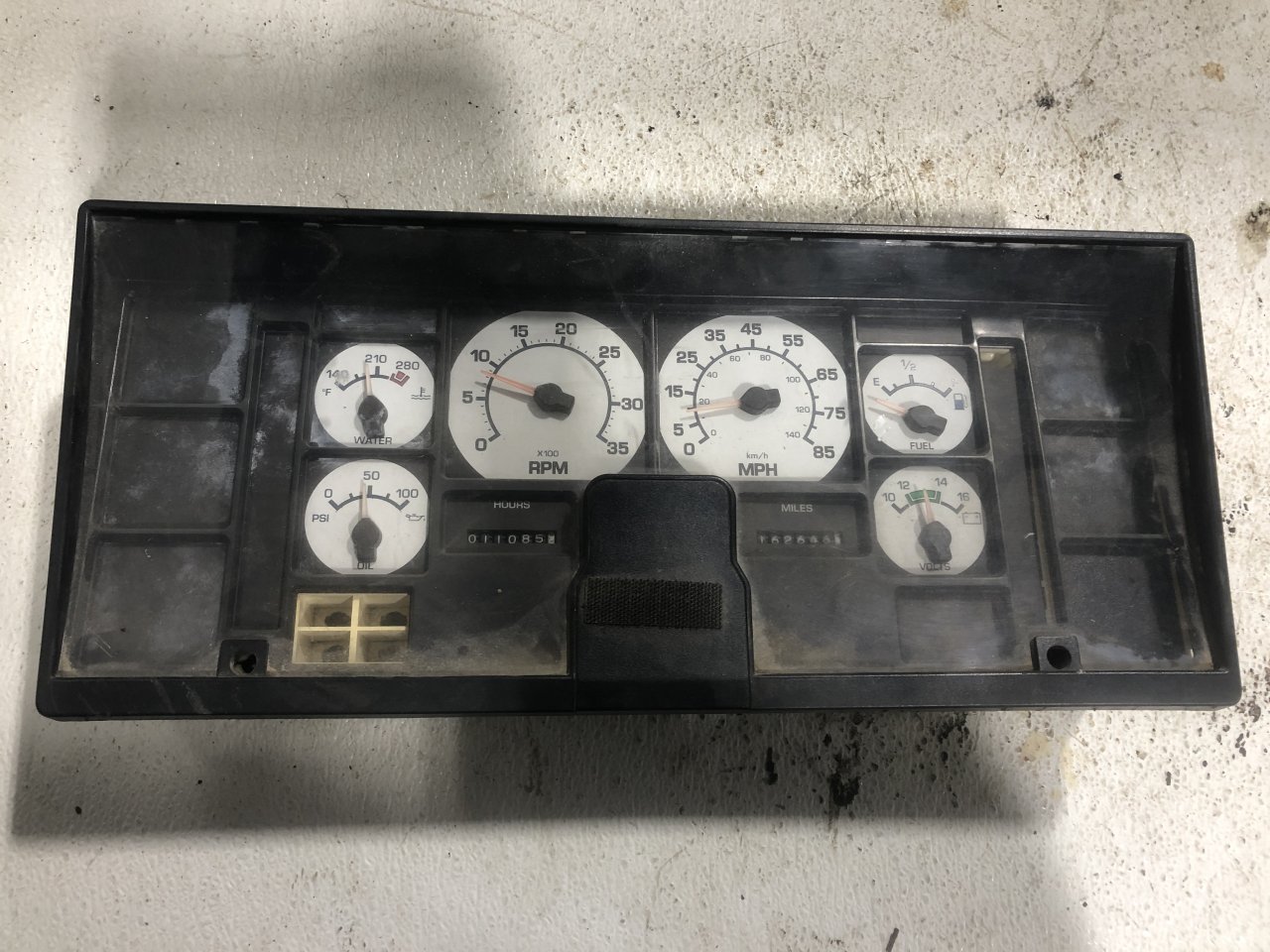 3595124C1 | International CE Speedometer Instrument Cluster for Sale