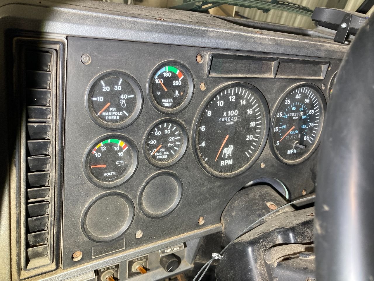 57MR49M | Mack CH600 Speedometer Instrument Cluster for Sale
