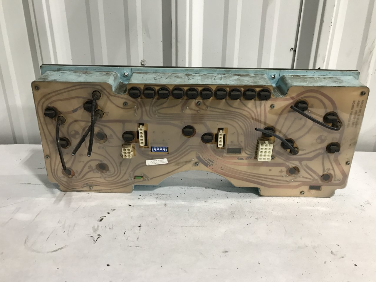 Y083039 | Mack CH600 Speedometer Instrument Cluster for Sale