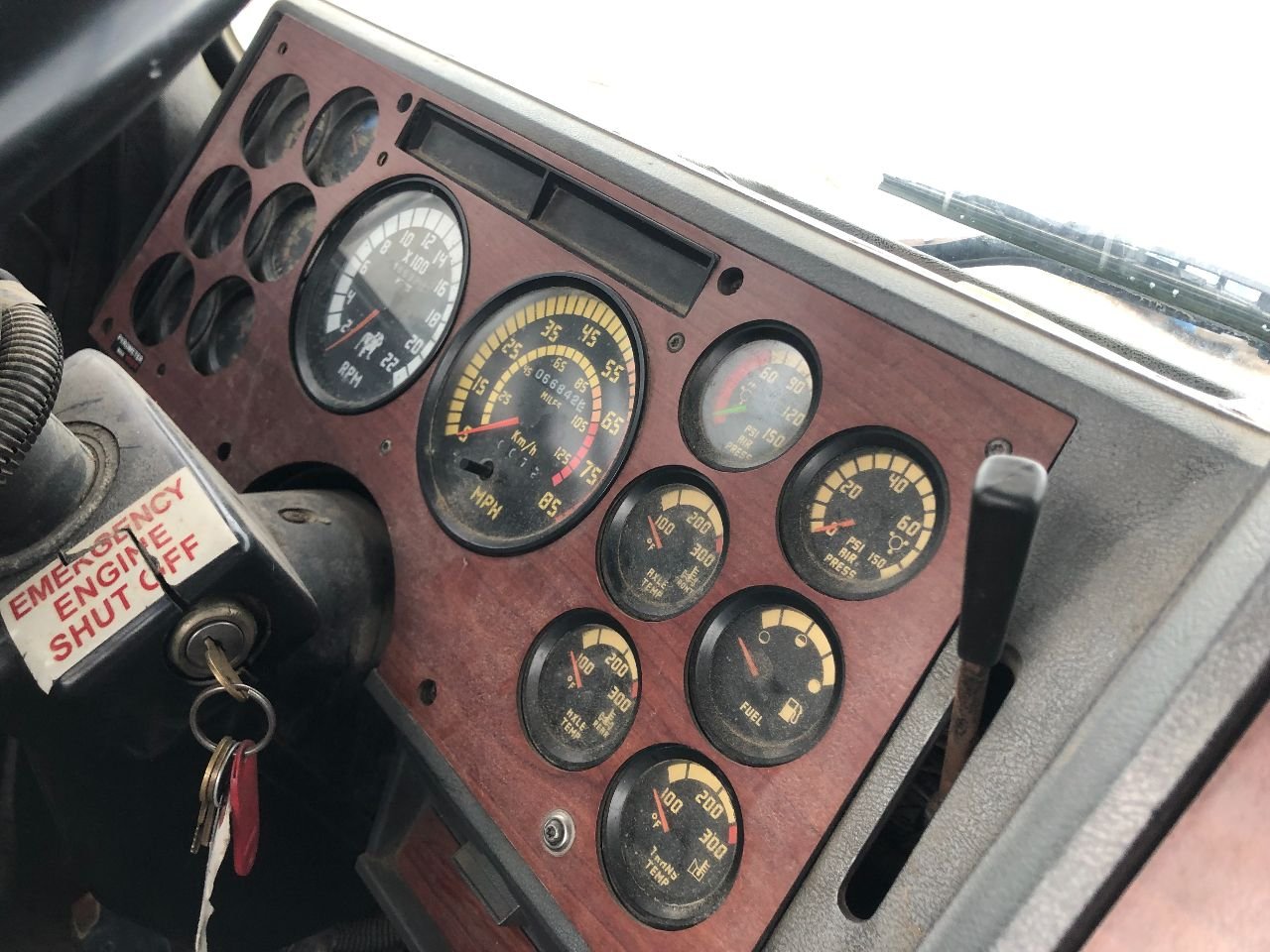 Mack CL600 Speedometer Instrument Cluster for Sale