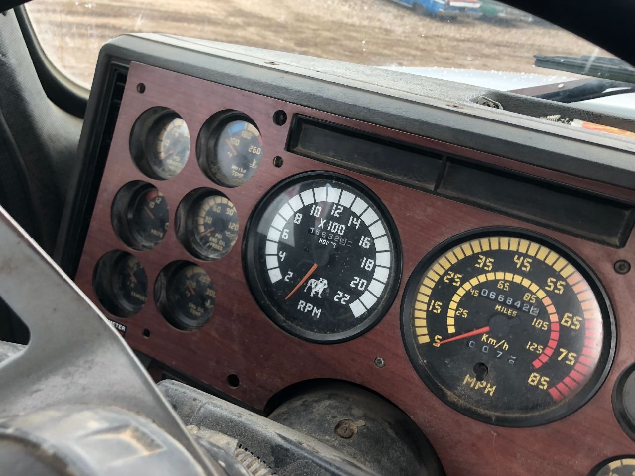 Mack CL600 Speedometer Instrument Cluster for Sale
