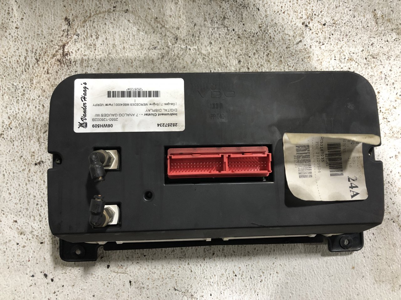 A2C53167035 | Freightliner COLUMBIA 112 Speedometer Instrument Cluster for