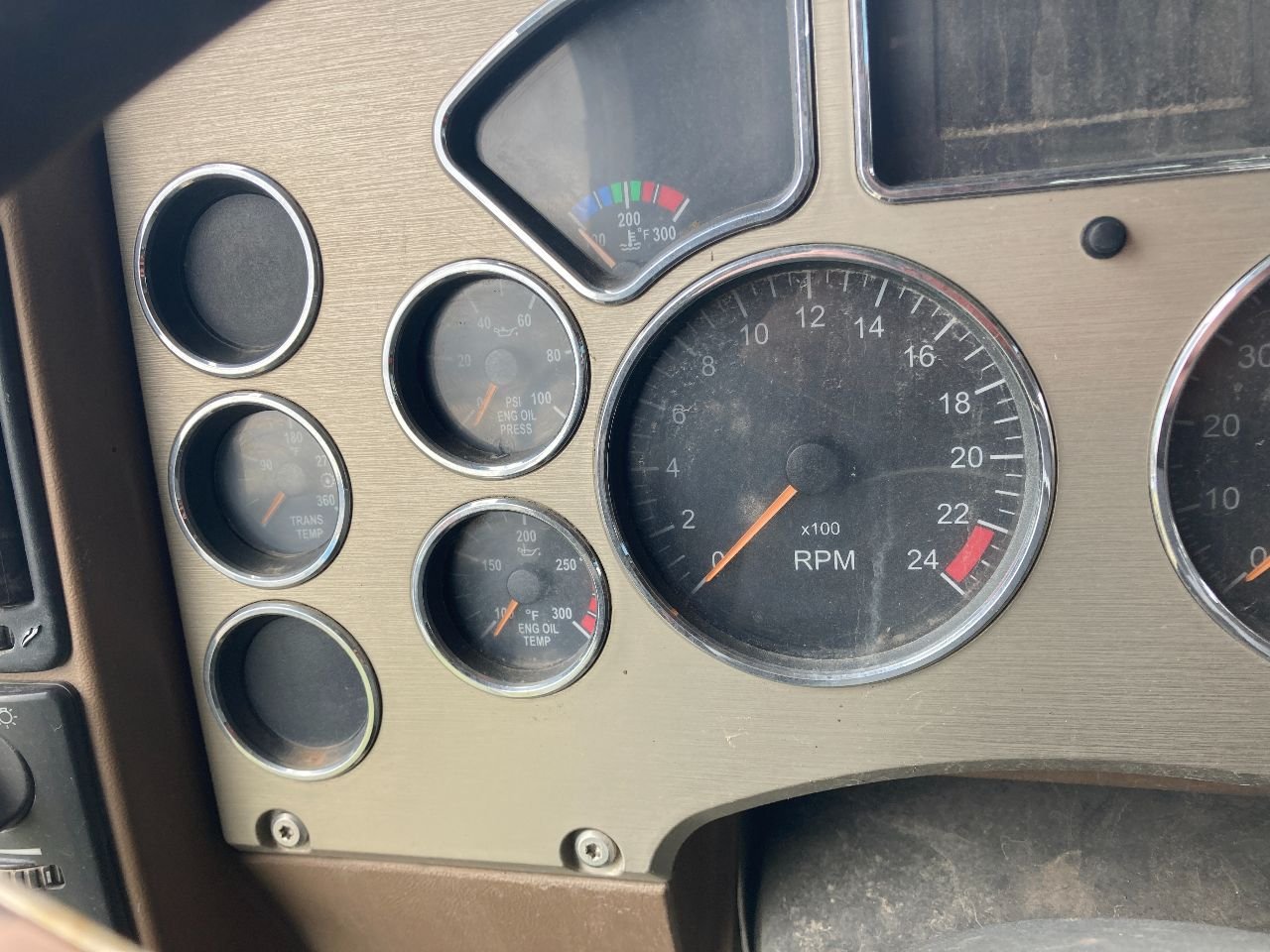 Mack CTP700B (GRANITE) Speedometer Instrument Cluster for Sale