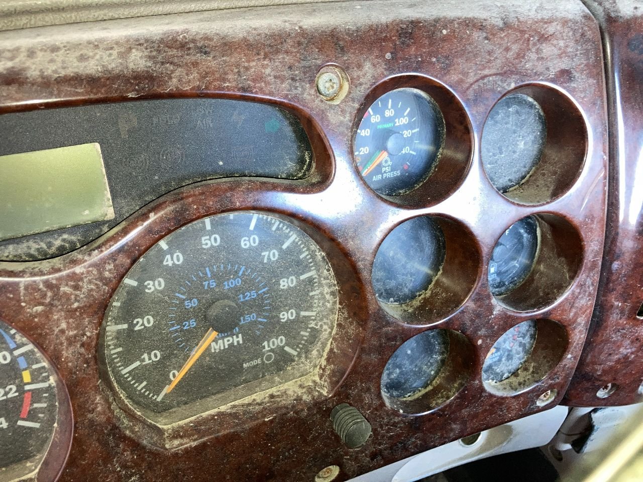 A2C53163661 | Mack CXN Speedometer Instrument Cluster for Sale