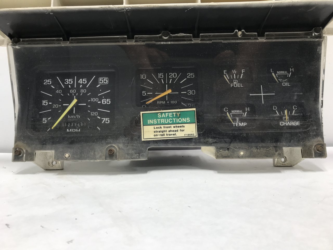 E7HT-17259-CA | Ford F700 Speedometer Instrument Cluster for Sale