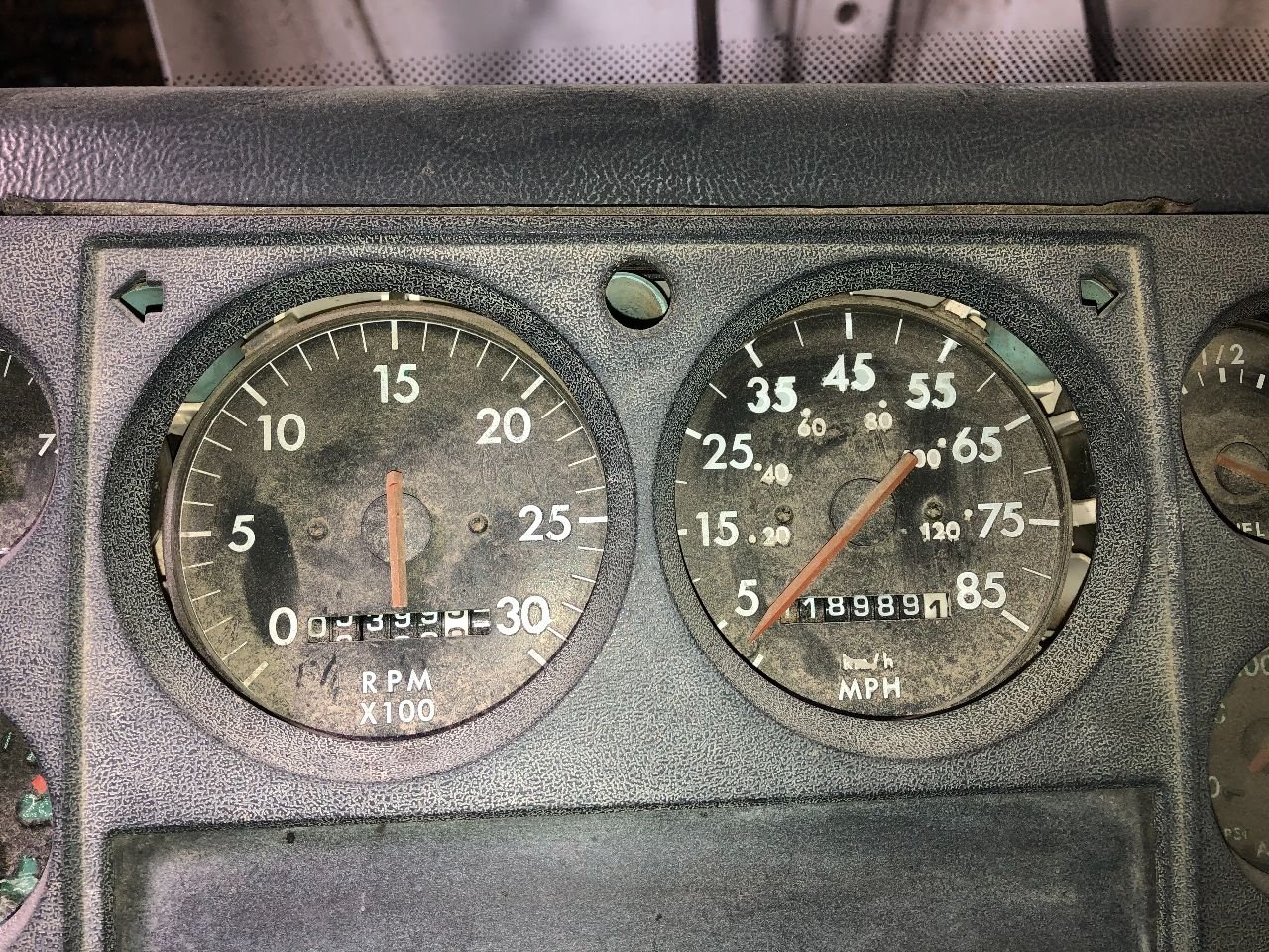 Freightliner FL70 Instrument Cluster for Sale