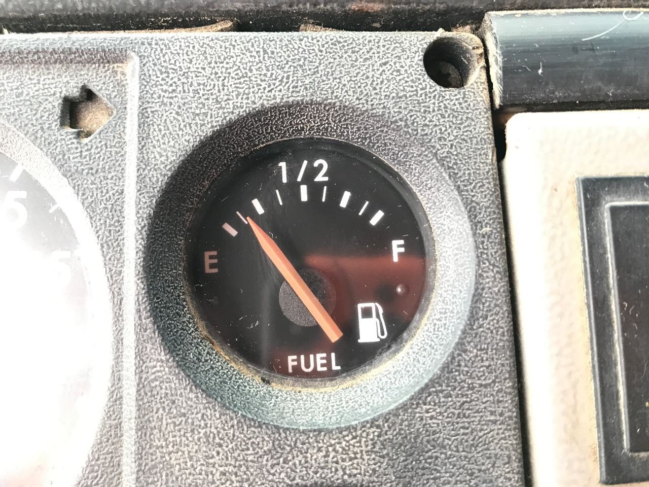 Freightliner FL70 Instrument Cluster for Sale