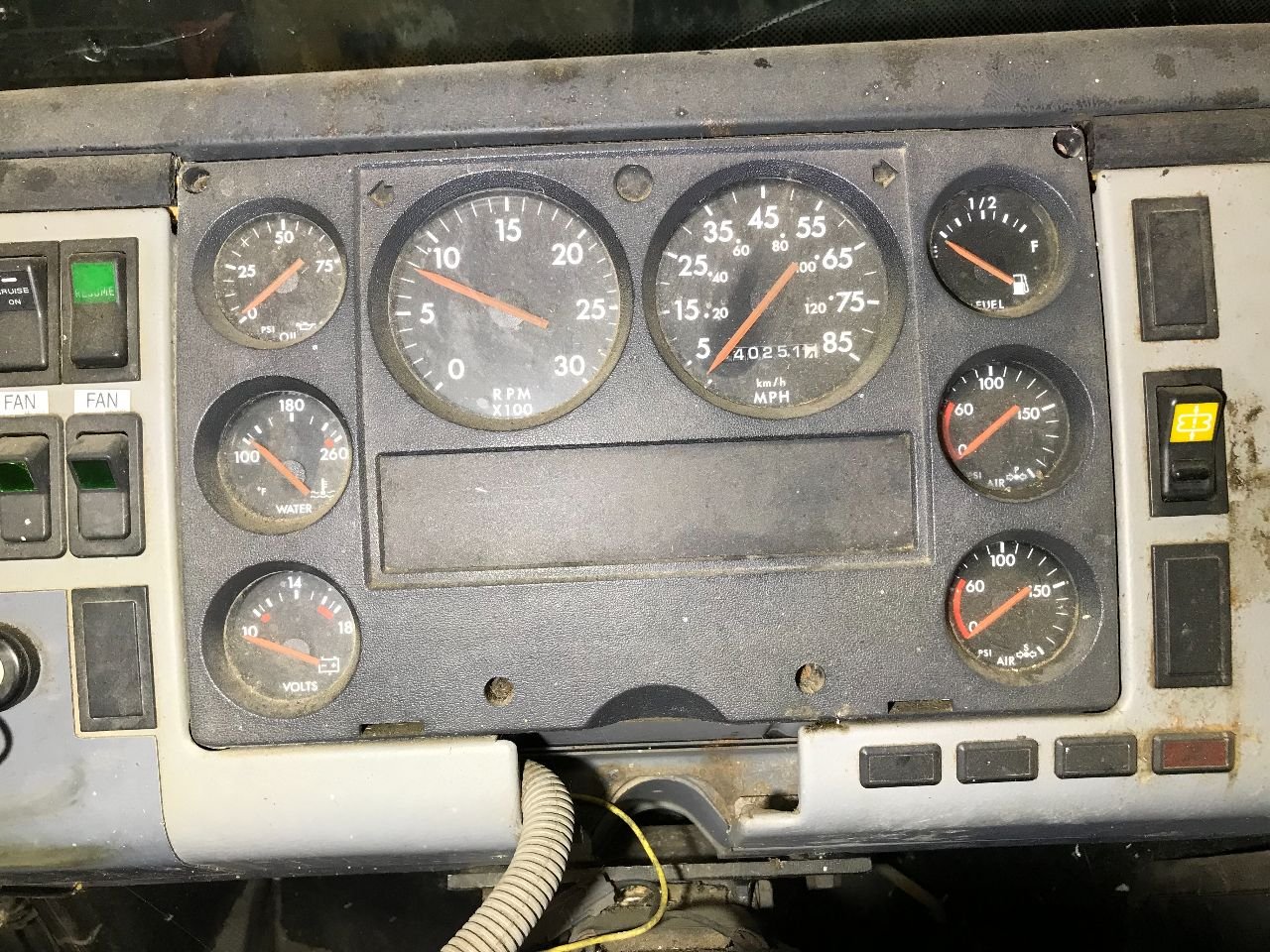 A22-47847-113 | Freightliner FL70 Speedometer Instrument Cluster for Sale