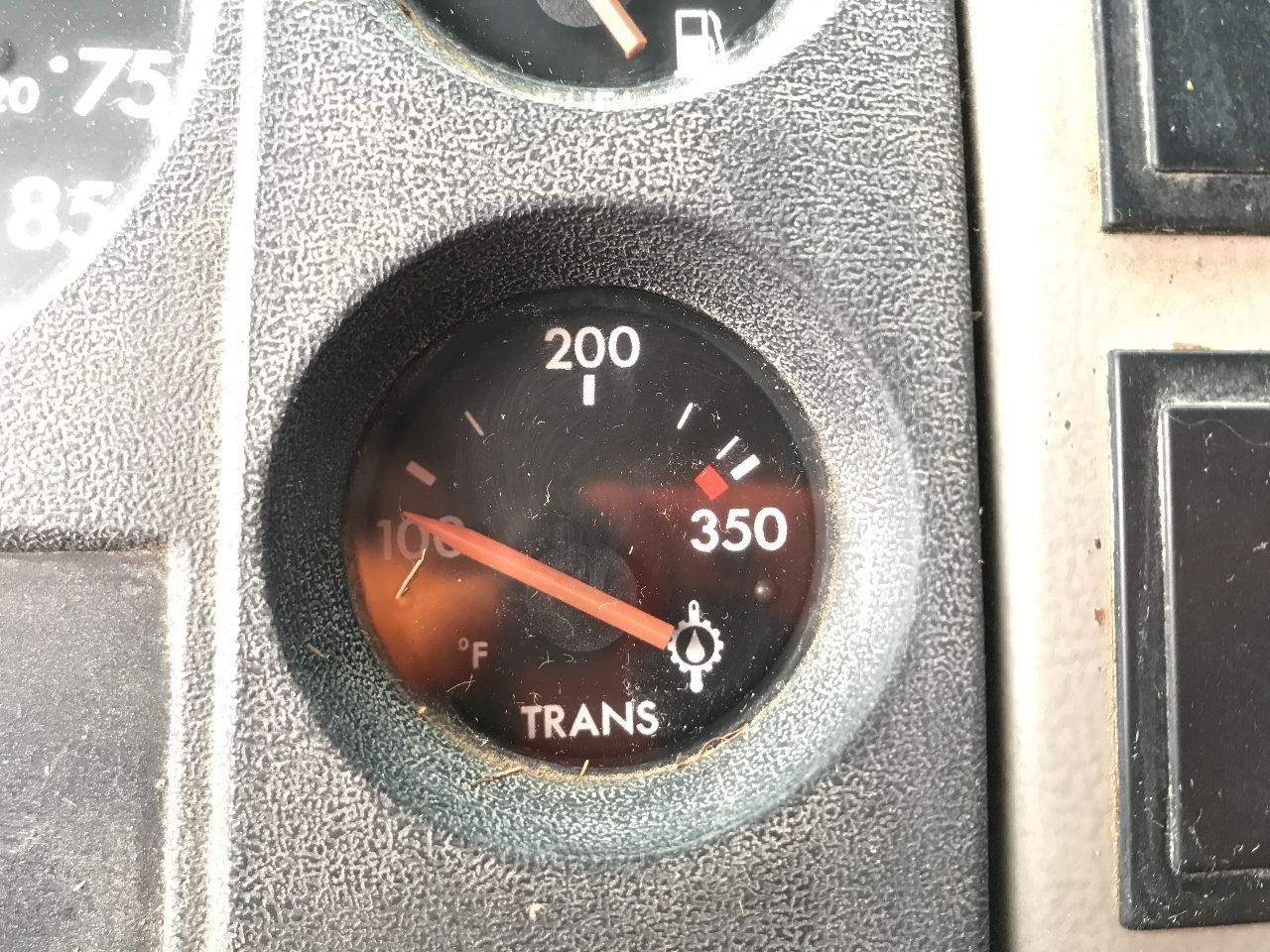 Freightliner FL70 Instrument Cluster for Sale