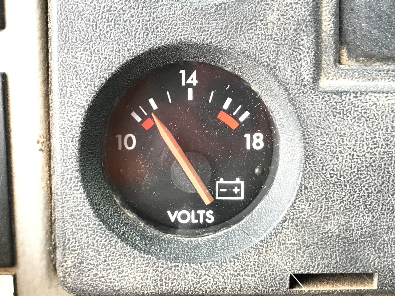 Freightliner FL70 Instrument Cluster for Sale