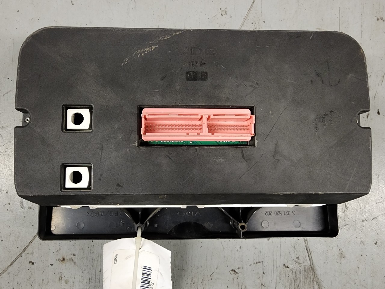 3319210070 | Freightliner FL70 Speedometer Instrument Cluster for Sale