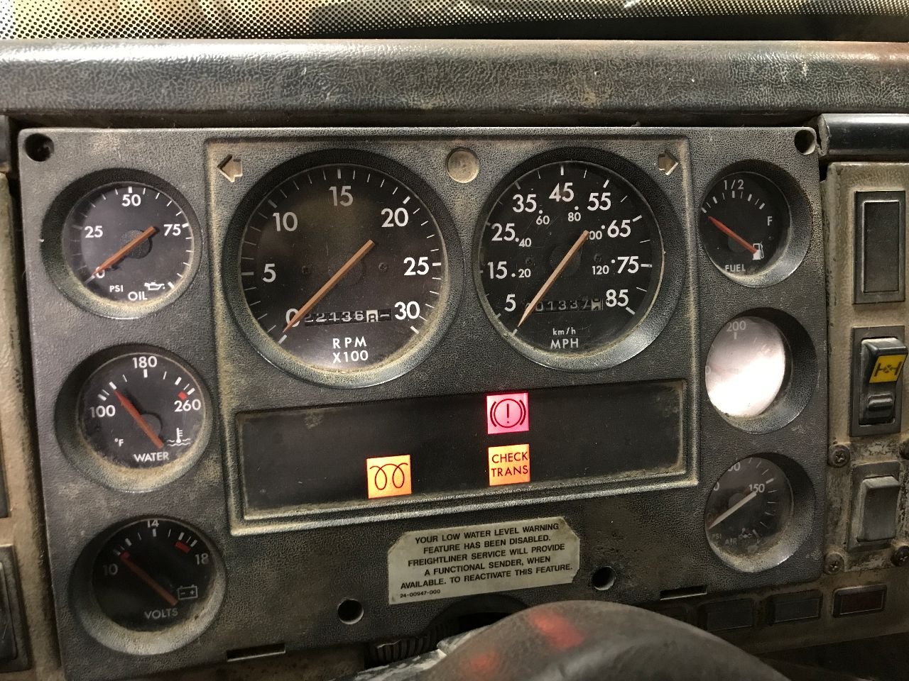 Freightliner FL70 Instrument Cluster for Sale