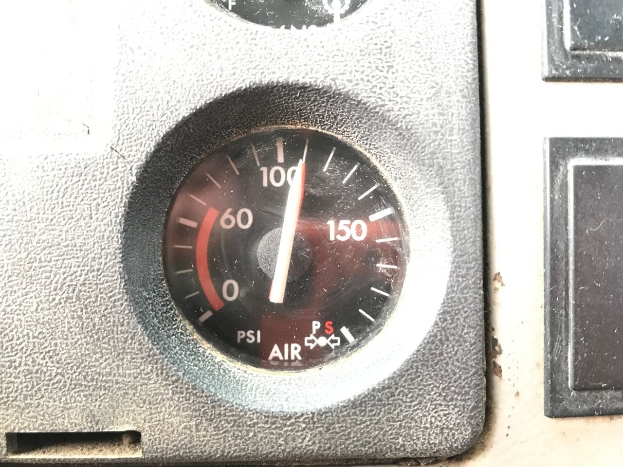 Freightliner FL70 Instrument Cluster for Sale