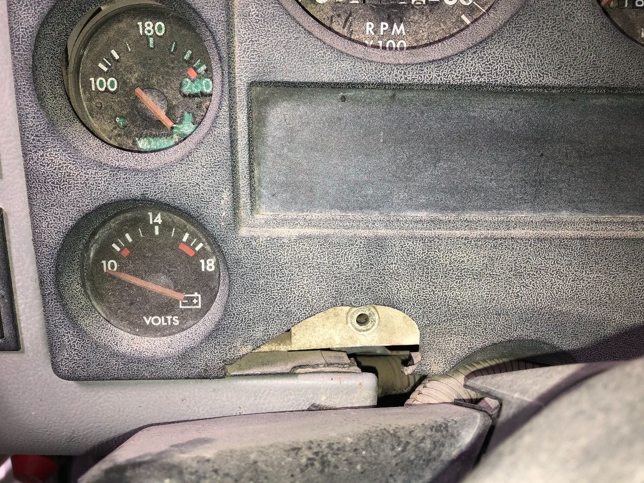 Freightliner FL70 Instrument Cluster for Sale