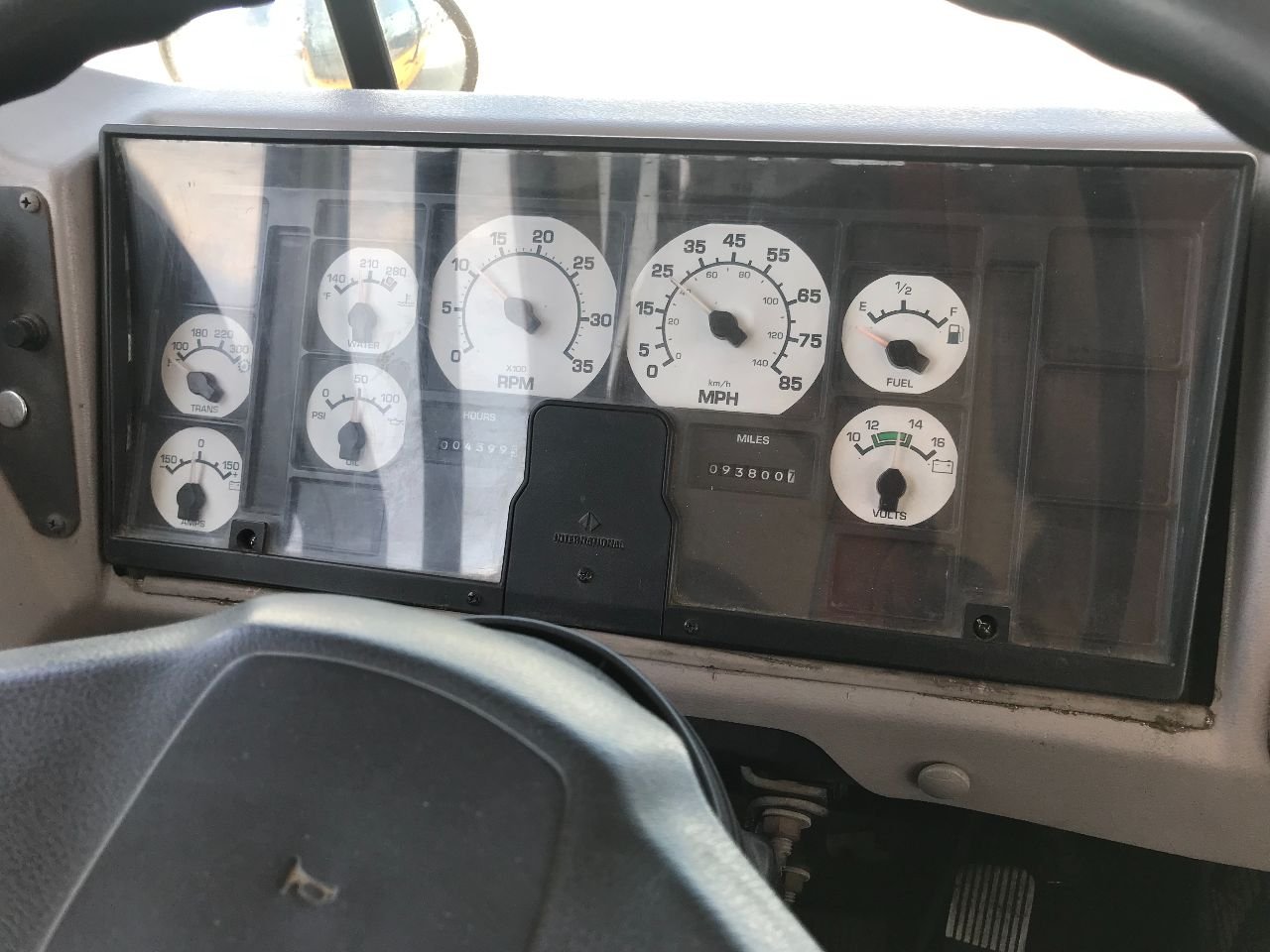 2512565C91 | International GENESIS Speedometer Instrument Cluster for Sale