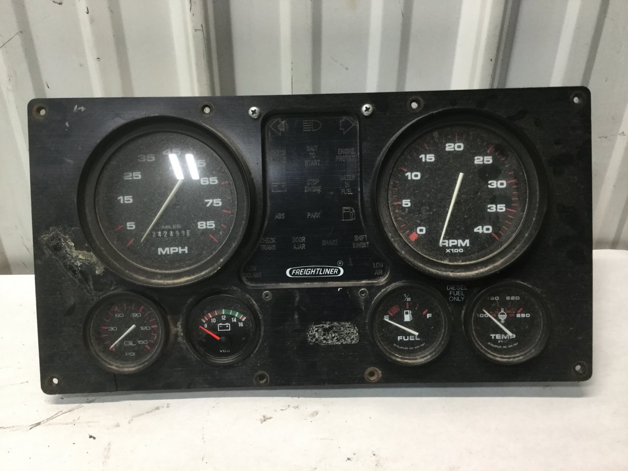 100544RVAWO03762 | Freightliner MT Speedometer Instrument Cluster for Sale