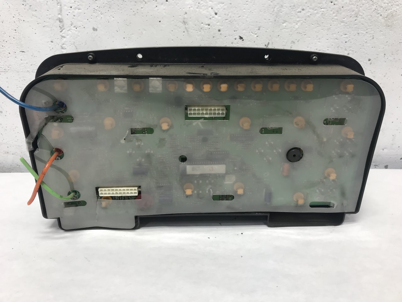 Q431008120XRMAN | Kenworth T2000 Speedometer Instrument Cluster for Sale