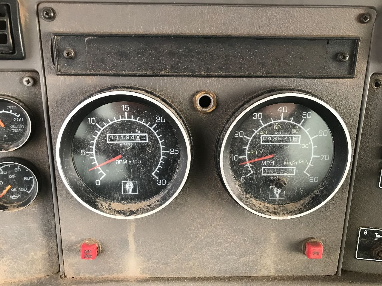 Kenworth T370 Speedometer Instrument Cluster for Sale