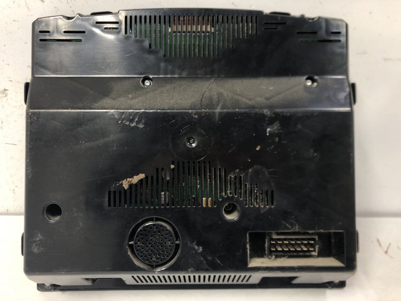 Q43-1116-105 | Kenworth T660 Speedometer Instrument Cluster for Sale