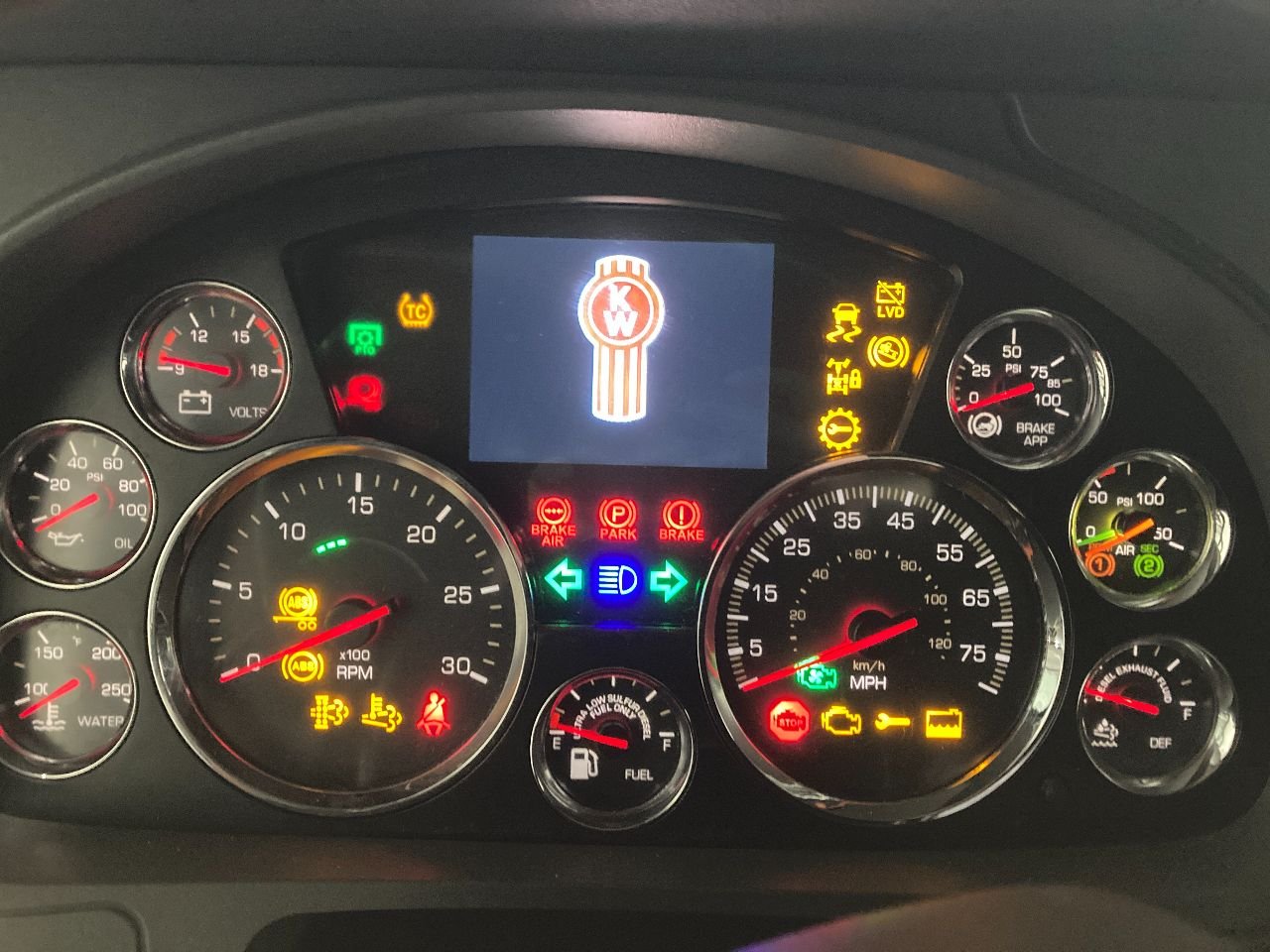 Q43-1166-1-2-021 | Kenworth W990 Speedometer Instrument Cluster for Sale