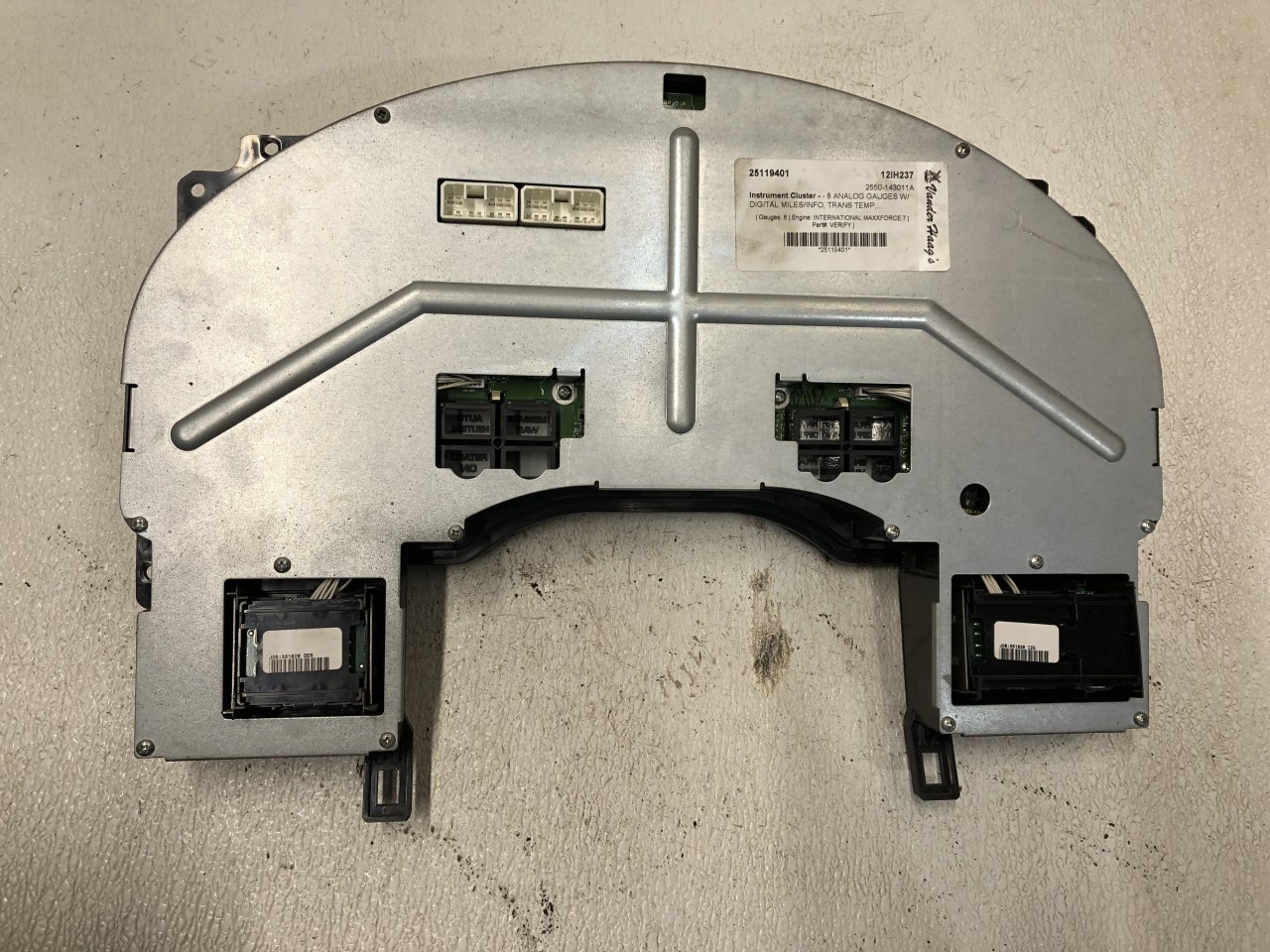 5011017R92 | International TERRASTAR Speedometer Instrument Cluster for Sal