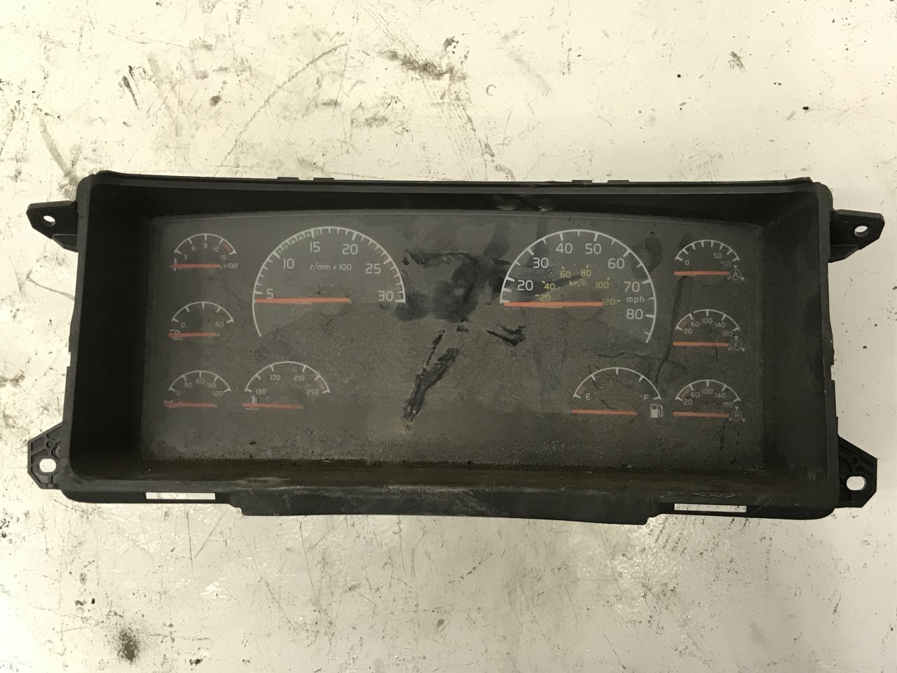 Volvo VNL Speedometer Instrument Cluster for Sale
