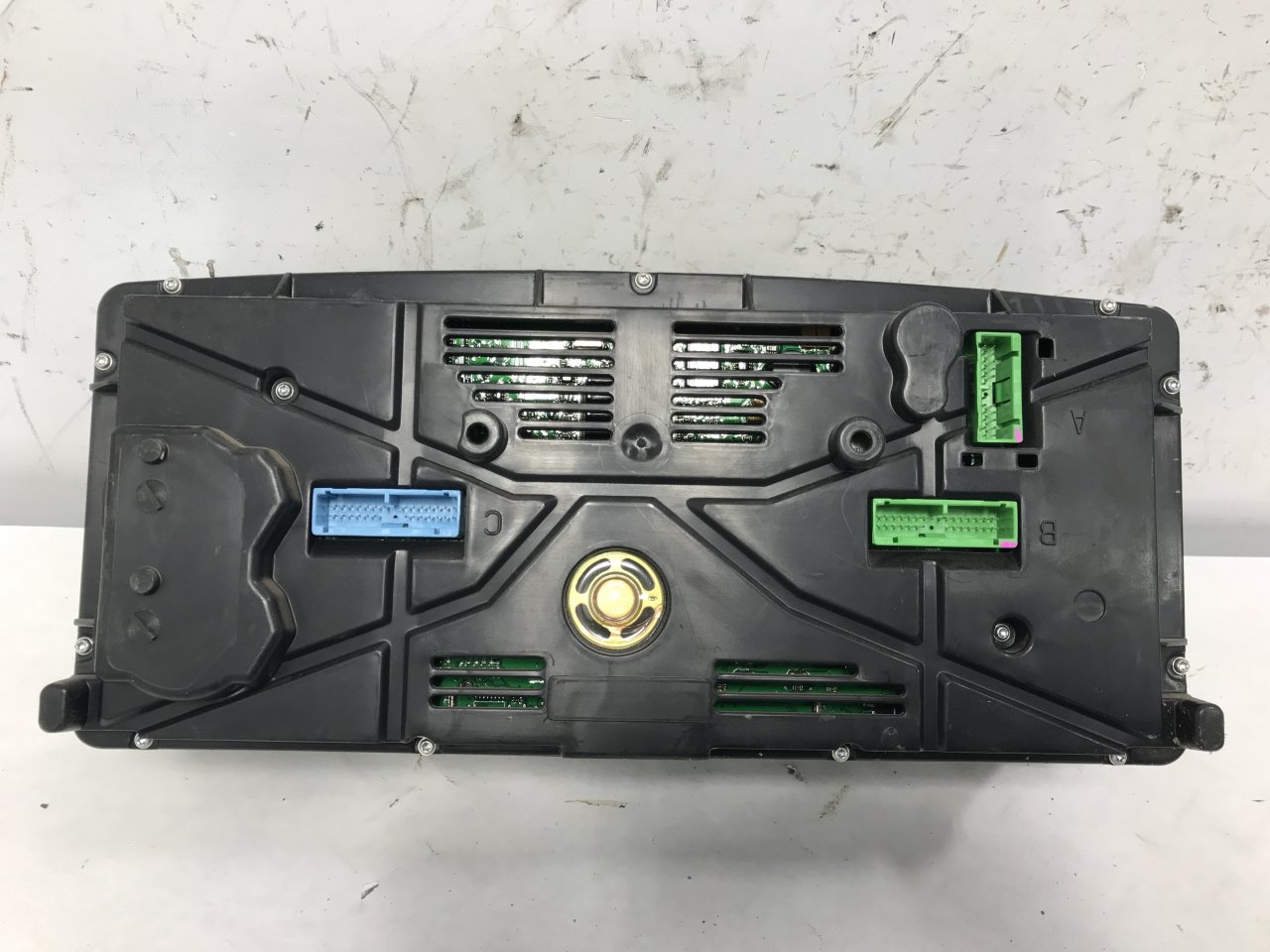 20524882-P01 | Volvo VNL Speedometer Instrument Cluster for Sale