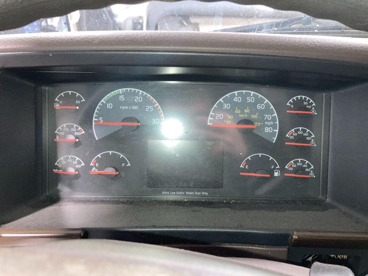 22261638-P01 | Volvo VHD Speedometer Instrument Cluster for Sale